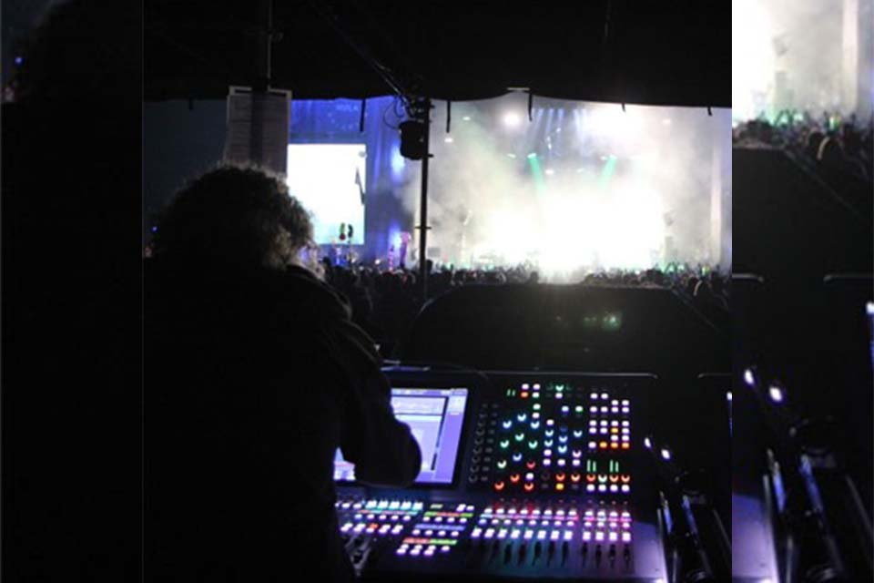 Digital Mixer là gì? Ưu nhược điểm của Digital Mixer